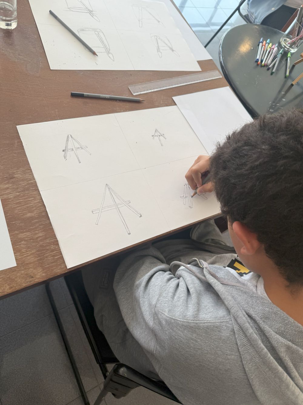 Workshop de Técnicas Básicas de Desenho - a reportagem | Câmara ...